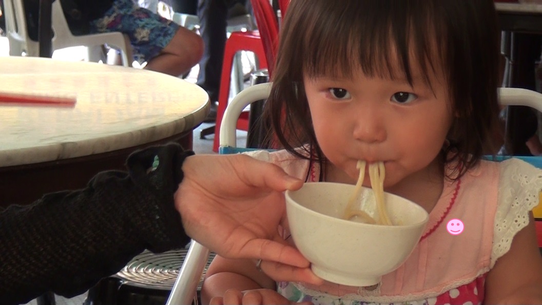 マラッカ：人気ラーメン店「品品香餐室（Pin Pin Hiong Restaurant）」でまさかの再会(2歳＆5歳:子連れシンガポール ...